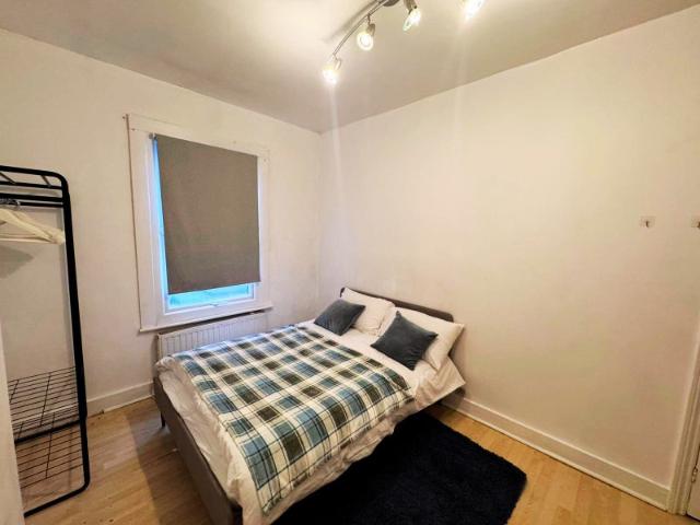 Delightful Spacious 2 Bed Flat