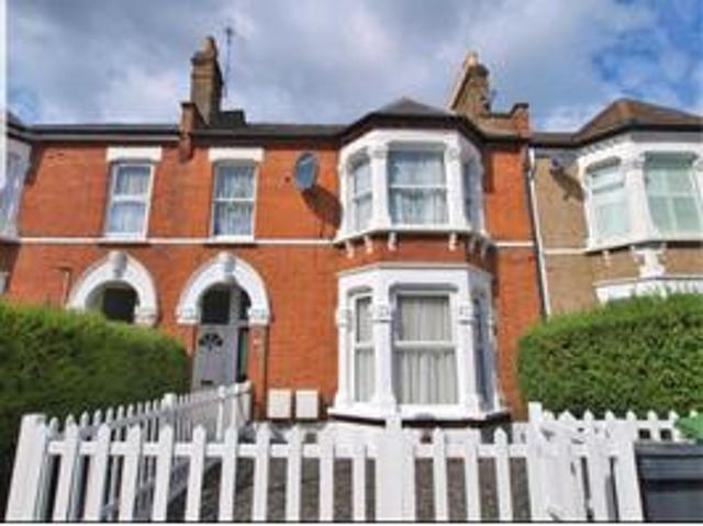 Delightful 1 bedroom, 1 bath garden Flat