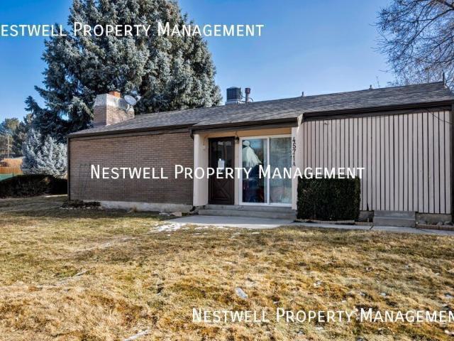 Delightful 2 bed Duplex in Holladay