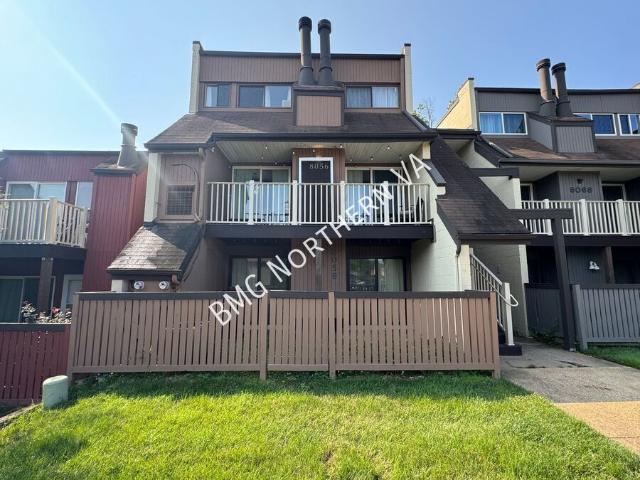 Delightful 2 BR, 1.5 BA Townhome in Sequoyah Water Included!