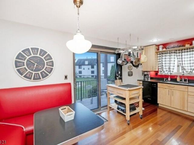 Dell Pl Unit,stanhope, Condo For Sale