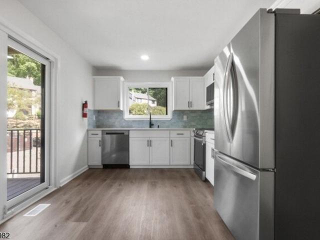 Dell Pl Unit,stanhope, Condo For Sale