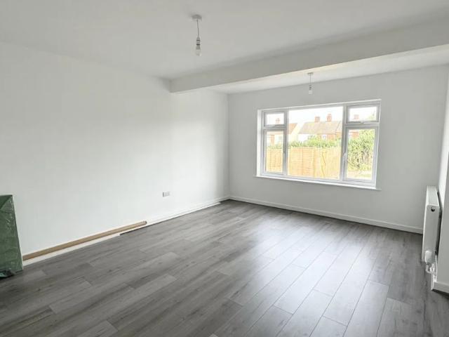 Dell Road East, LOWESTOFT