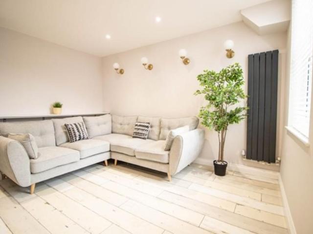 Dell Street, Edge Hill, Liverpool 6 bed terraced house to rent £3,224 pcm £744 pw
