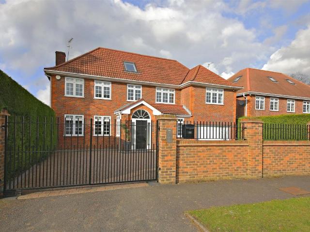Dellfield Close, Radlett, Hertfordshire WD7, 6 bed detached house to rent, £7,500 pcm | PrimeLocation