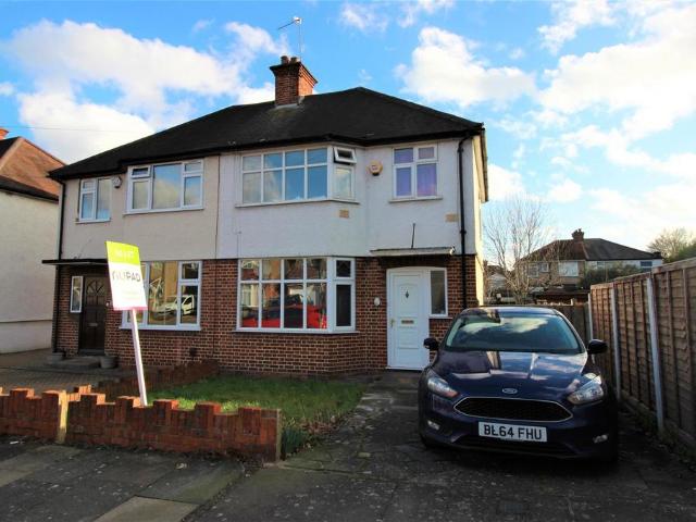 Dellfield Crescent, Uxbridge, 4 bed semi detached house to rent £2,384 pcm £550 pw