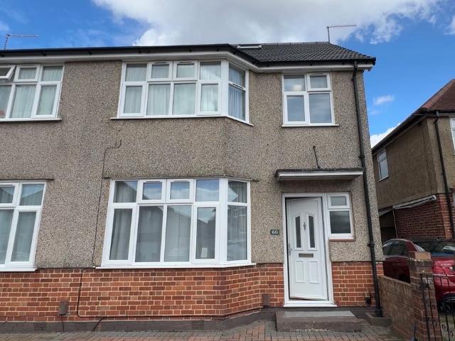 Dellfield Crescent, Uxbridge UB8, 4 bed shared accommodation to rent, £3,100 pcm | PrimeLocation