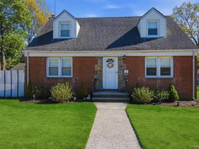 Delmar Ave, Franklin Square, Home For Sale
