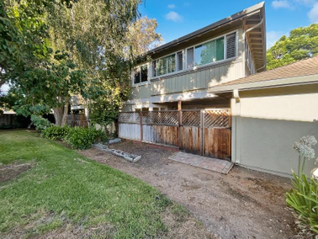 Delna Manor Ln