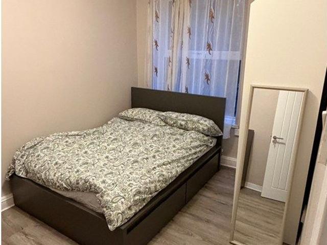 Deloraine House, London SE8, Room to rent, £850 pcm | PrimeLocation