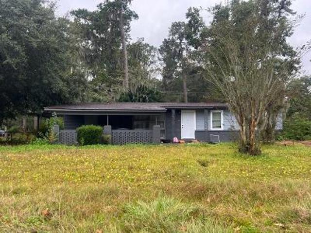 Delores Dr