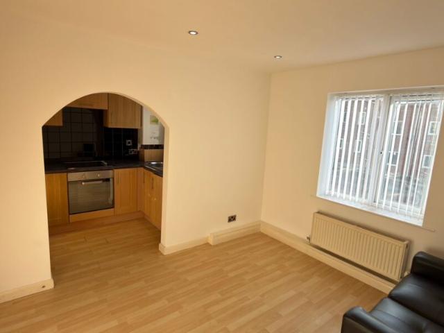 Delph Court, Woodhouse, Leeds, LS6 2HL 24945 sbliving | sbliving