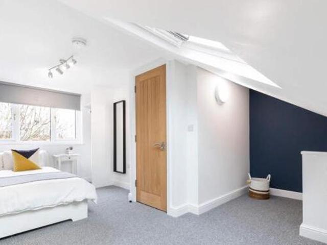 Delph Lane, Leeds, 6 Bedroom House