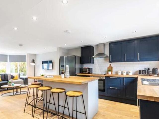 Delph Lane, Leeds, 6 Bedroom House