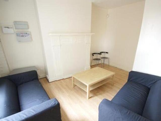 Delph Lane, Woodhouse, 4 Bedroom Terraced