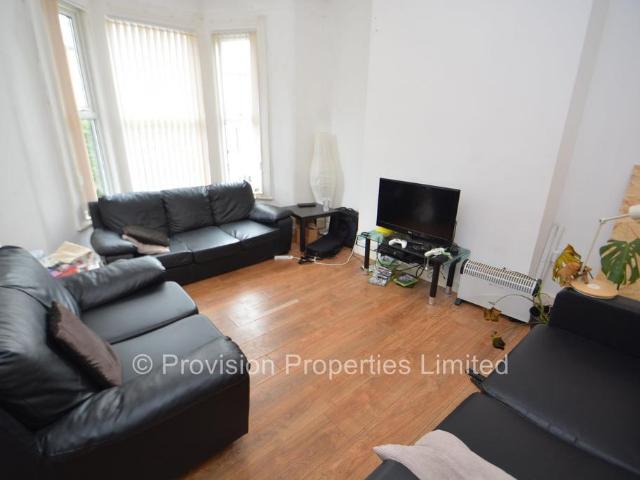 Delph Mount, Woodhouse LS6 4 bed terraced house to rent £1,889 pcm £436 pw