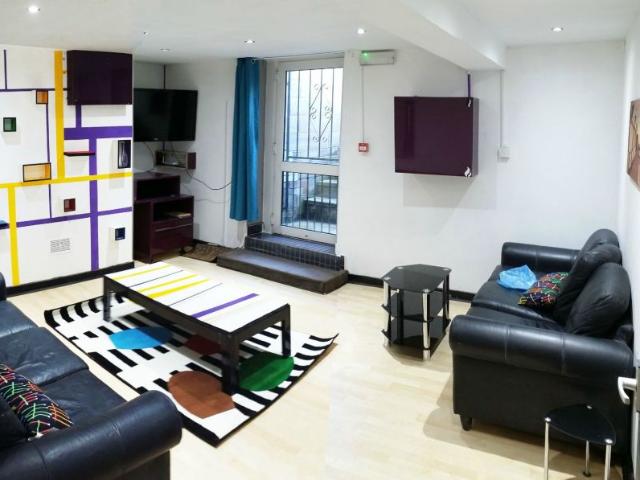 Delph Mount, Leeds, West Yorkshire