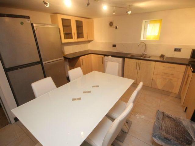 Delph Mount, Leeds, LS6 6 bed terraced house to rent £3,128 pcm £722 pw