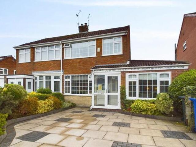 Delph Park Avenue, Aughton, 4 Bedroom Semi detached
