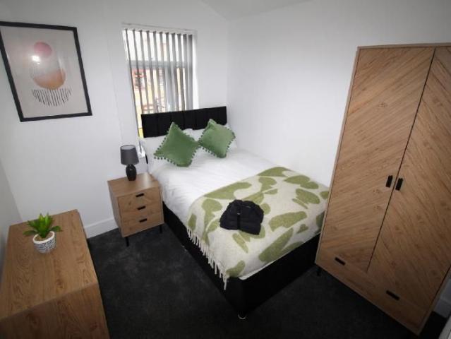 Delph Street, Wigan, Lancs WN6, Room to rent, £450 pcm | PrimeLocation