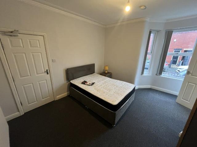 Delph Street, Wigan WN6, Room to rent, £600 pcm | PrimeLocation