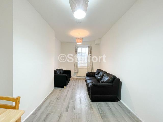 Deptford Broadway, London SE8, 1 bed flat to rent, £1,350 pcm | PrimeLocation
