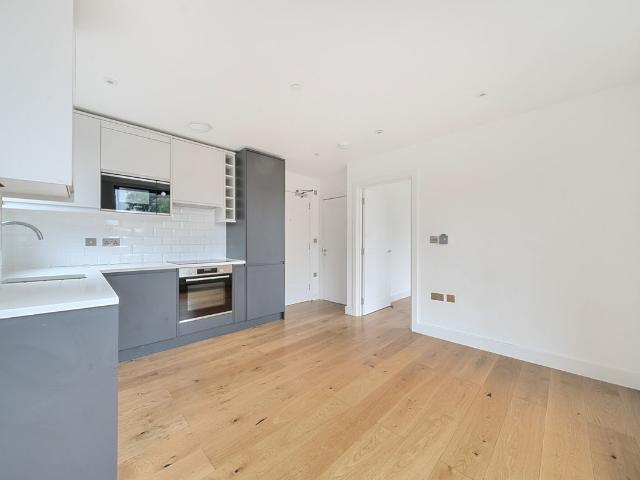 Deptford Broadway, London SE8, 1 bed flat to rent, £1,575 pcm | PrimeLocation
