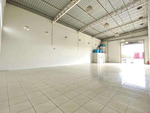 Depósito com 386m² no bairro Humaitá
