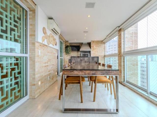 Apartamento com 3 quartos e 206 m² à venda em Saúde