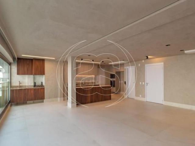 Departamento de 150 m² com 3 quartos à venda em Moema