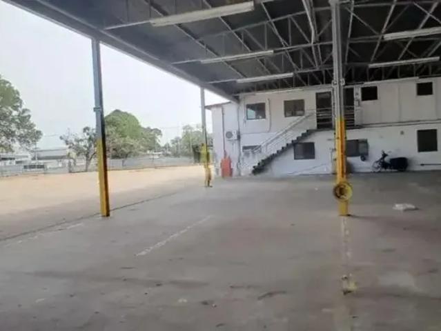 Deposito de 850m2 e terreno de 3.000