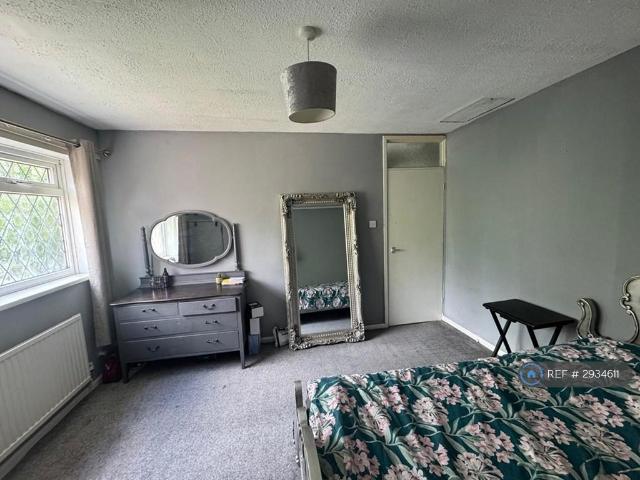 Derwent Close, Manchester, M45 3 bed terraced house to rent £1,190 pcm £275 pw