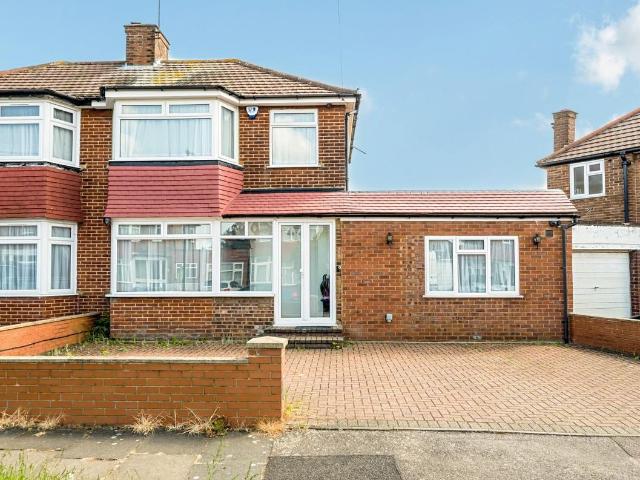 Derwent Crescent, Stanmore HA7, 5 bed semi detached house to rent, £3,000 pcm | PrimeLocation