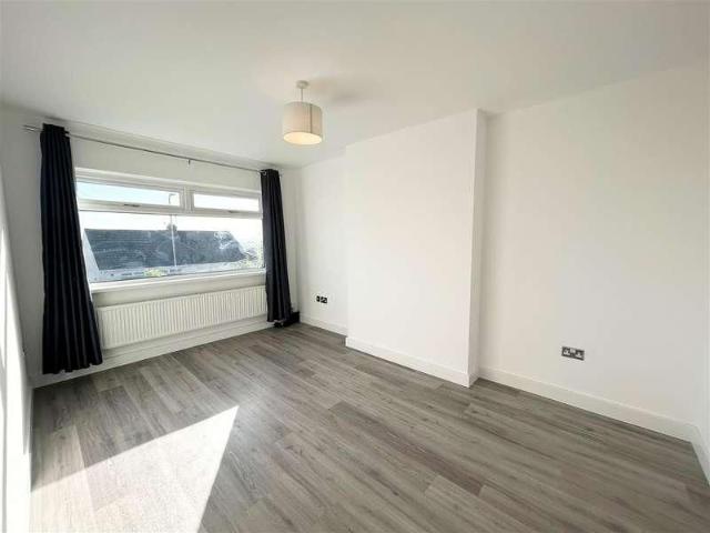 Derwen Close, Litchard, Bridgend, CF31