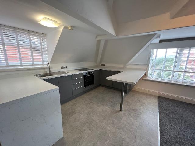 Derbe Road, Lytham St. Annes FY8, 2 bed flat to rent, £875 pcm | PrimeLocation
