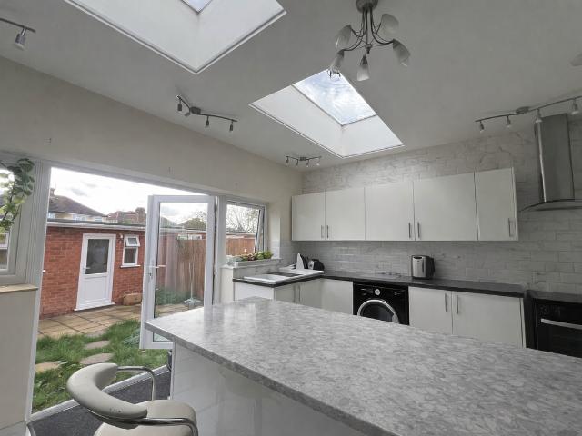 Derby Avenue, Harrow Weald HA3, Room to rent, £1,500 pcm | PrimeLocation
