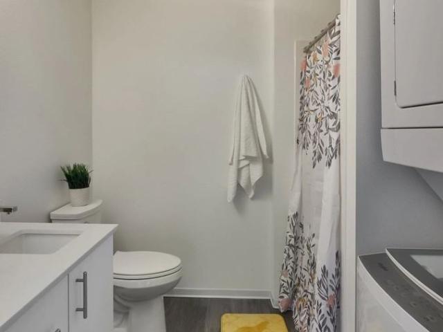 Derby Capitol Hill Studio Apartment for Rent at 123 Bellevue Ave E, Seattle, WA 98102 Broadway