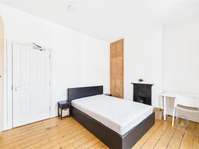 Derby Road, Northampton NN1 4 bed house to rent £2,340 pcm £540 pw