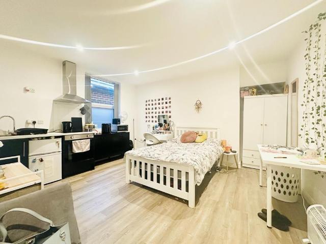 Derby Road, Nottingham NG7, Studio to rent, £819 pcm | PrimeLocation