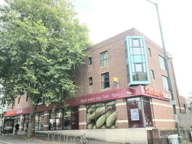 Derby Road, Nottingham NG7, 2 bed flat to rent, £1,300 pcm | PrimeLocation