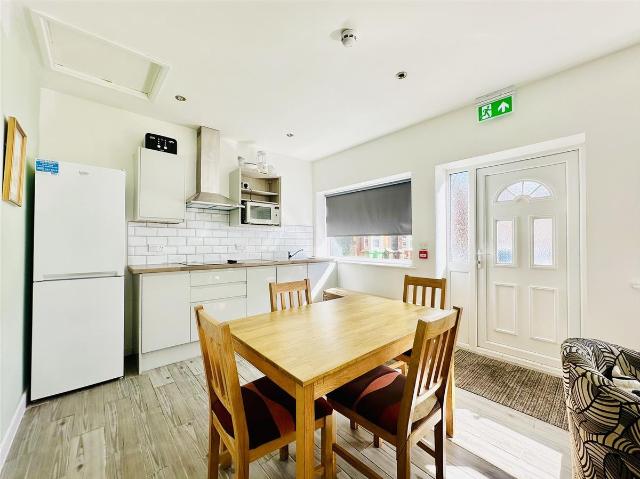 Derby Road, Nottingham NG7, 2 bed shared accommodation to rent, £1,387 pcm | PrimeLocation