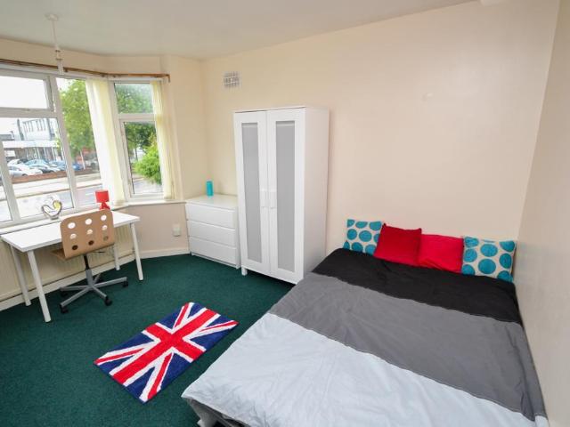 Derby Road, Nottingham NG7 5 bed detached house to rent £2,167 pcm £500 pw