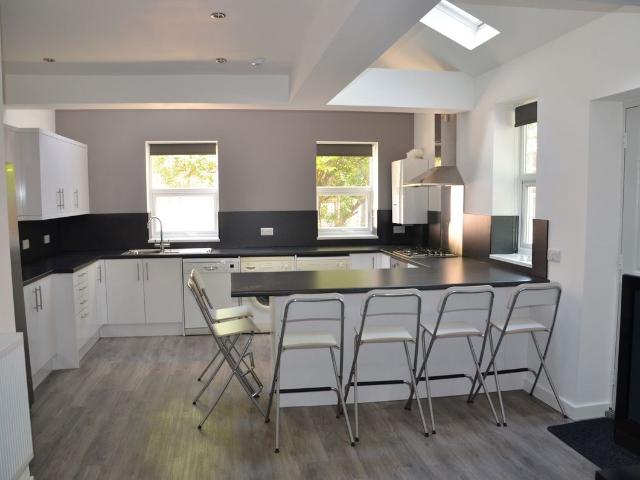 Derby Road, Nottingham NG7, 5 bed semi detached house to rent, £2,513 pcm | PrimeLocation