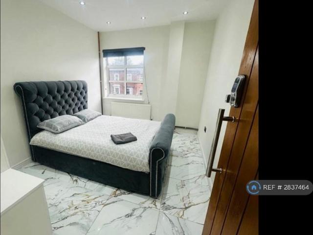 Derby Road, Burton On Trent, DE14 2 bed flat to rent £2,000 pcm £462 pw