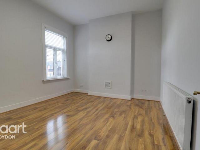 Derby Road, Croydon 2 bed flat to rent £1,475 pcm £340 pw