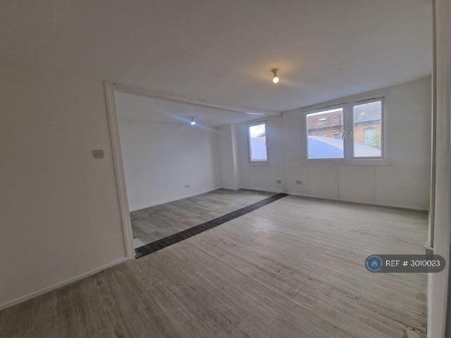 Derby Road, Croydon, CR0 2 bed flat to rent £1,650 pcm £381 pw