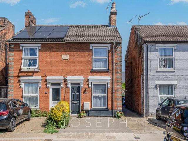 Derby Road, Ipswich, IP3 3 bed semi detached house to rent £1,275 pcm £294 pw