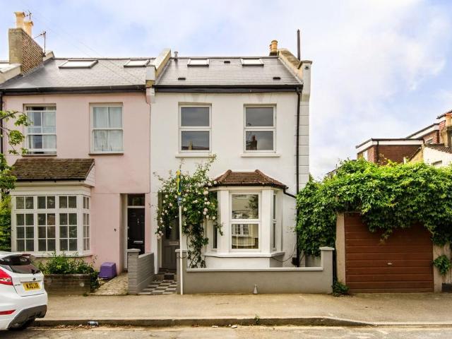 Derby Road, Wimbledon, London, SW19 4 bed end of terrace house to rent £4,750 pcm £1,096 pw