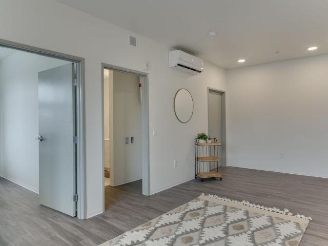 Derby Slabtown 2 Bedroom Apartment for Rent at 1075 Nw 16th Ave, Portland, OR 97209 Northwest District