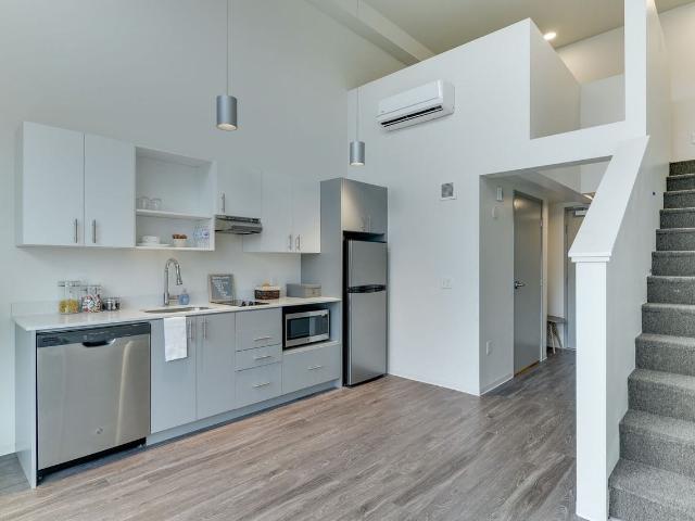 Derby Slabtown Studio Apartment for Rent at 1075 Nw 16th Ave, Portland, OR 97209 Northwest District